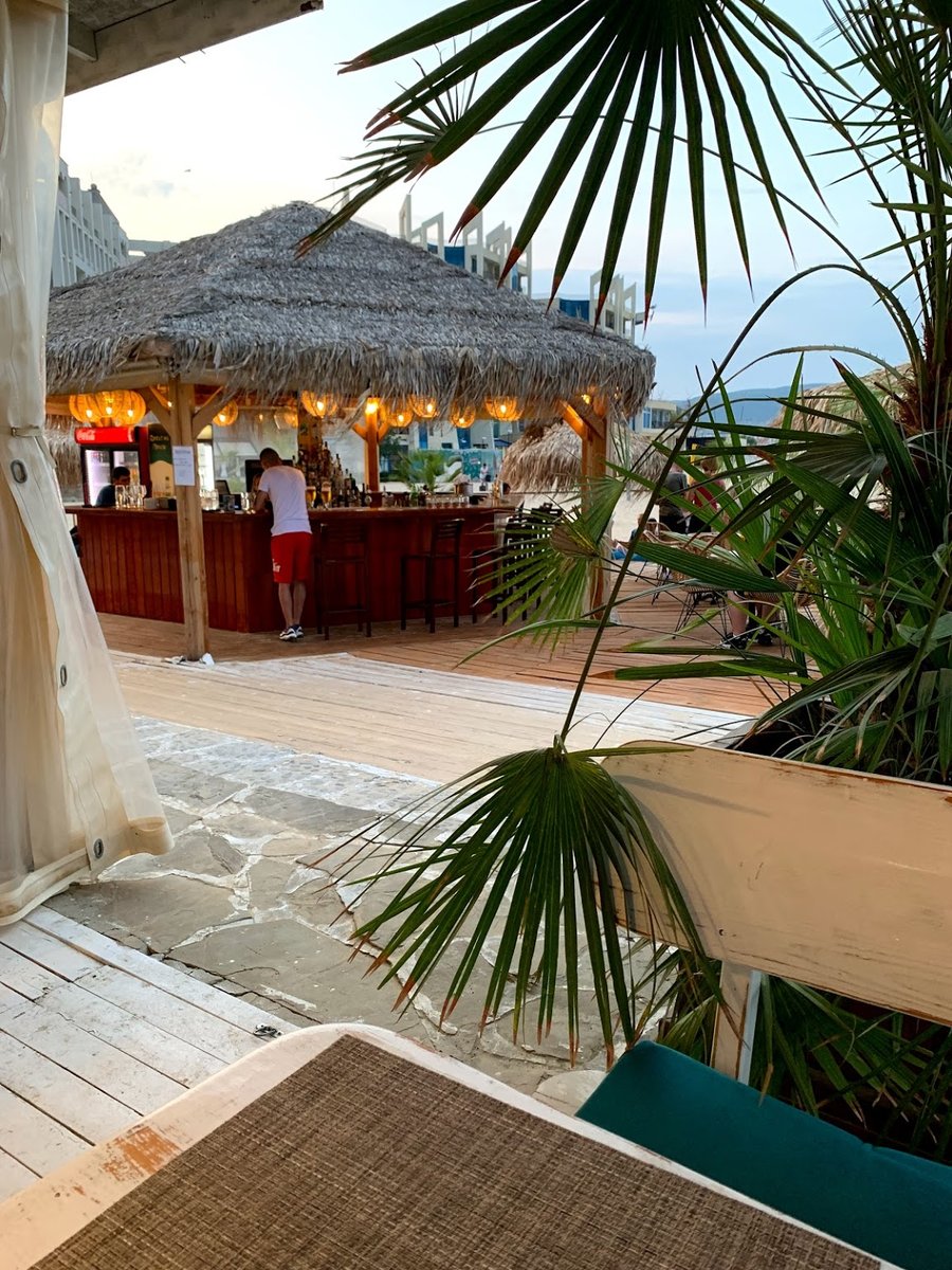 "White house" Bar and dinner | Опознай.bg